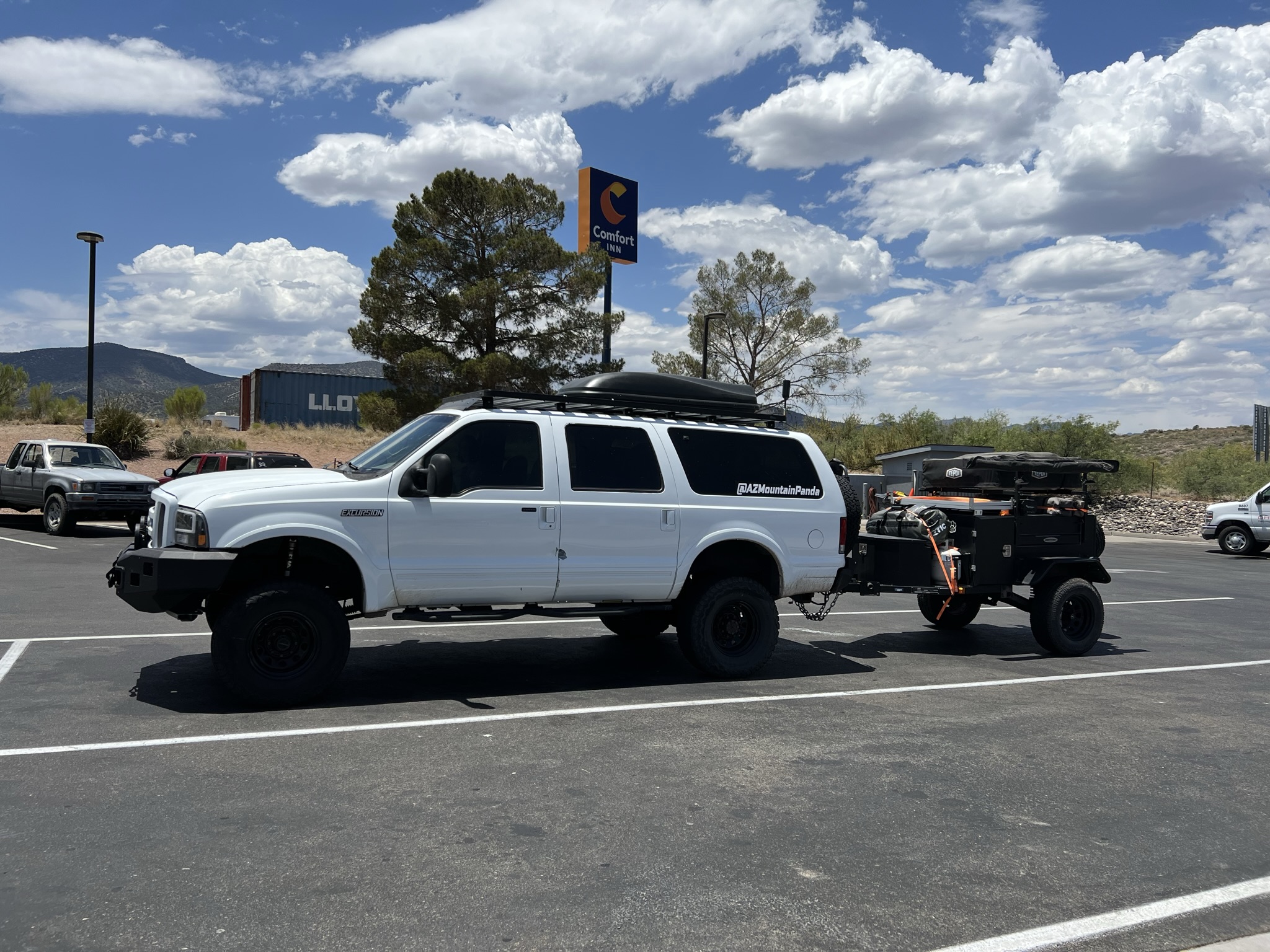 Ford Excursion – Phoenix Overland Group